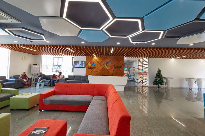 INSTITUTIONAL - Trilogue Studio